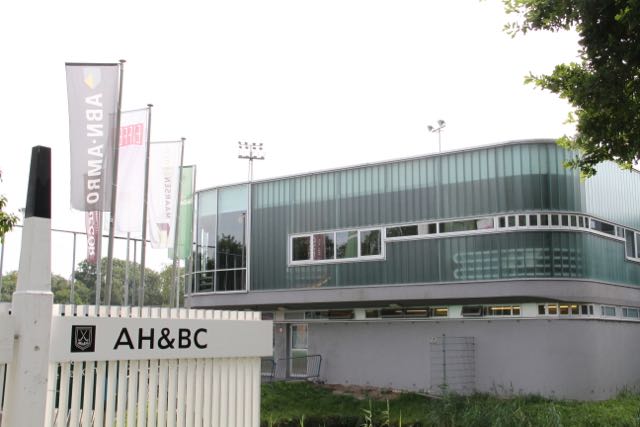 Wat zijn de cultuurverschillen tussen Amsterdam, Pinoké en Hurley?