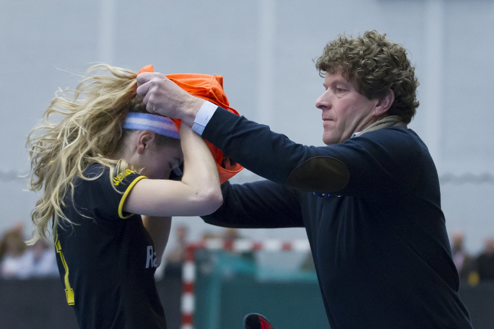 Debuut Ronald Jansen zonder helm zorgt voor gebroken neus