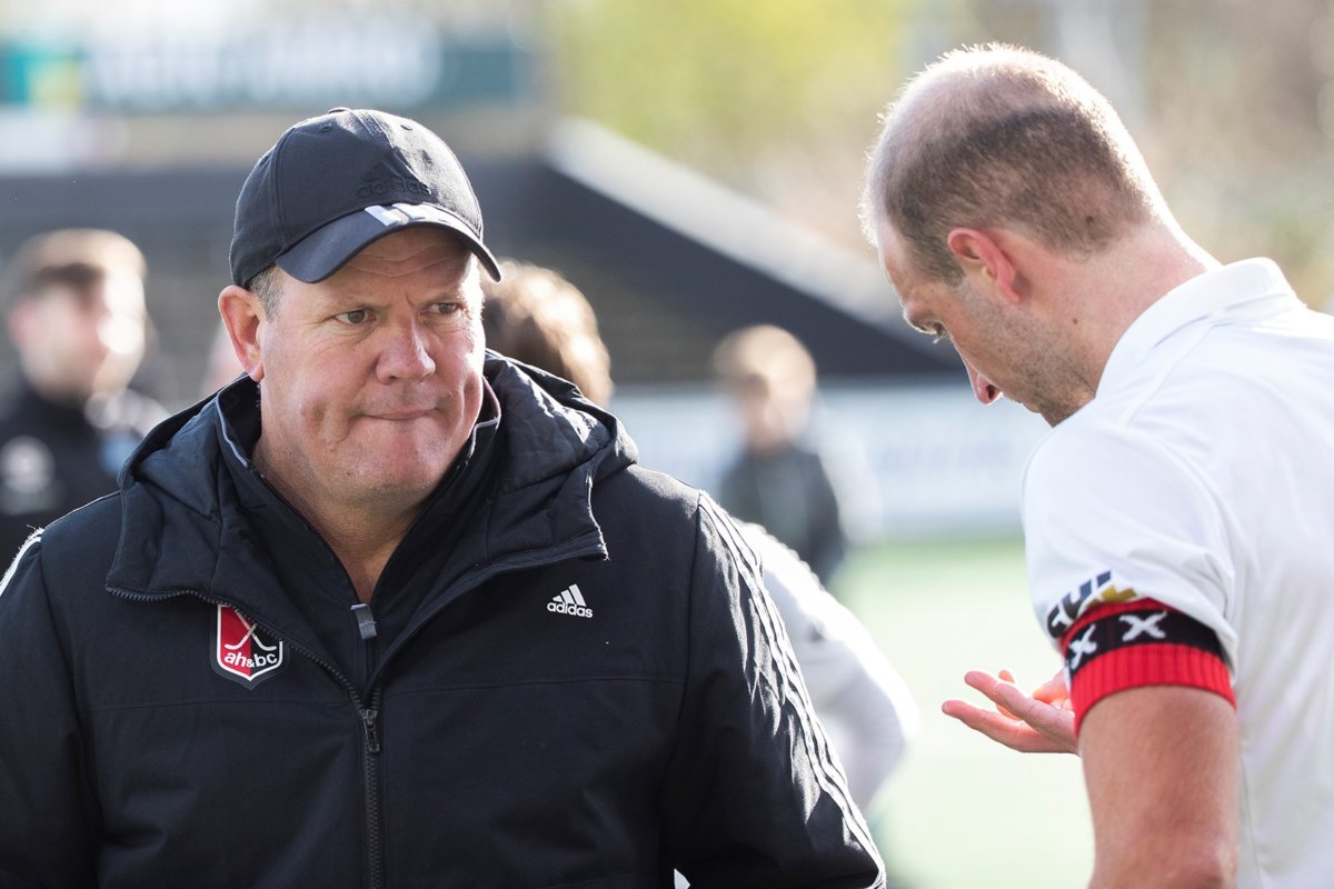 Coach Graham Reid per direct weg bij Amsterdam