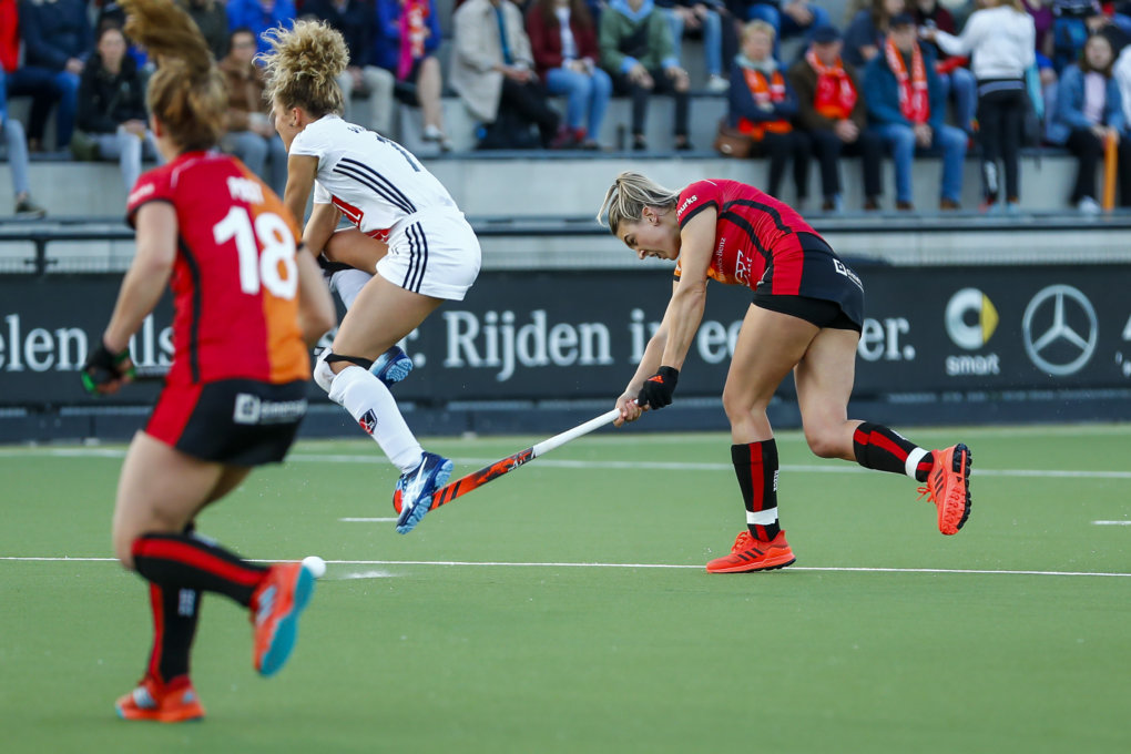 Amsterdam met een been in finale na overwinning in Eindhoven