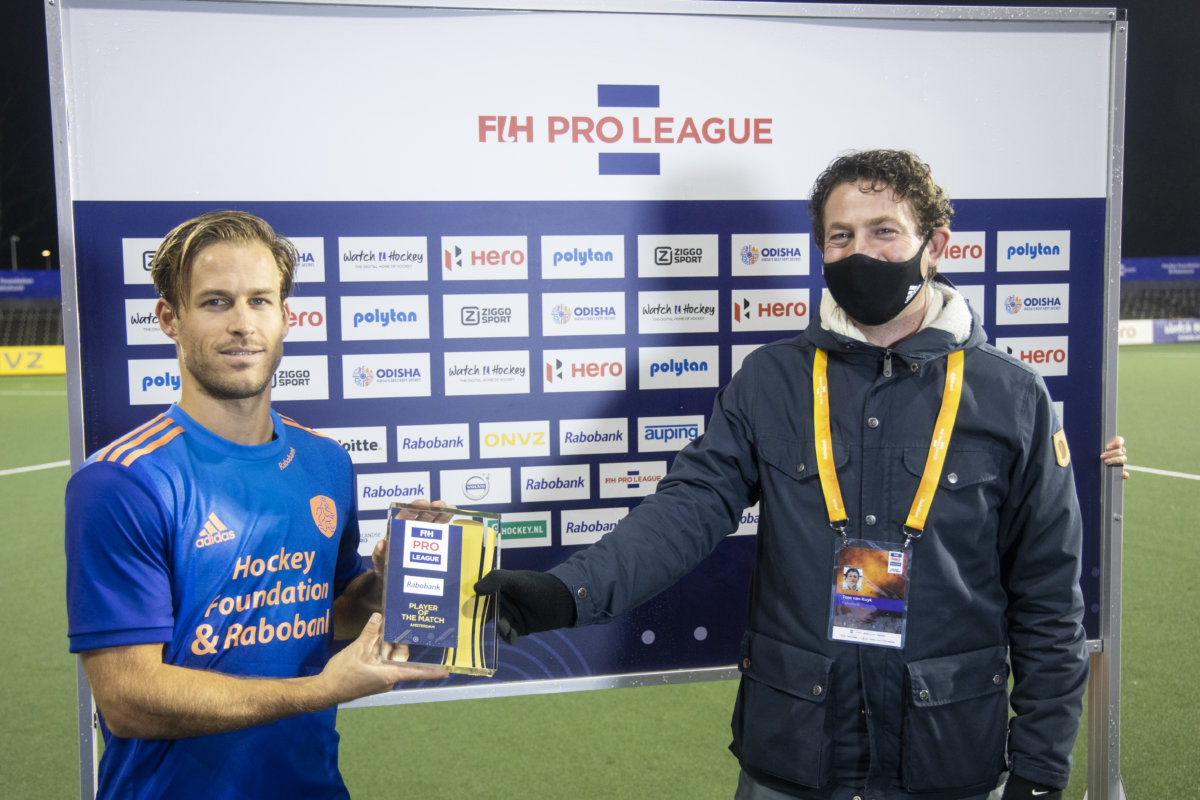 Hertzberger na goals in jubileumduel: 'Hier staat een trots man'