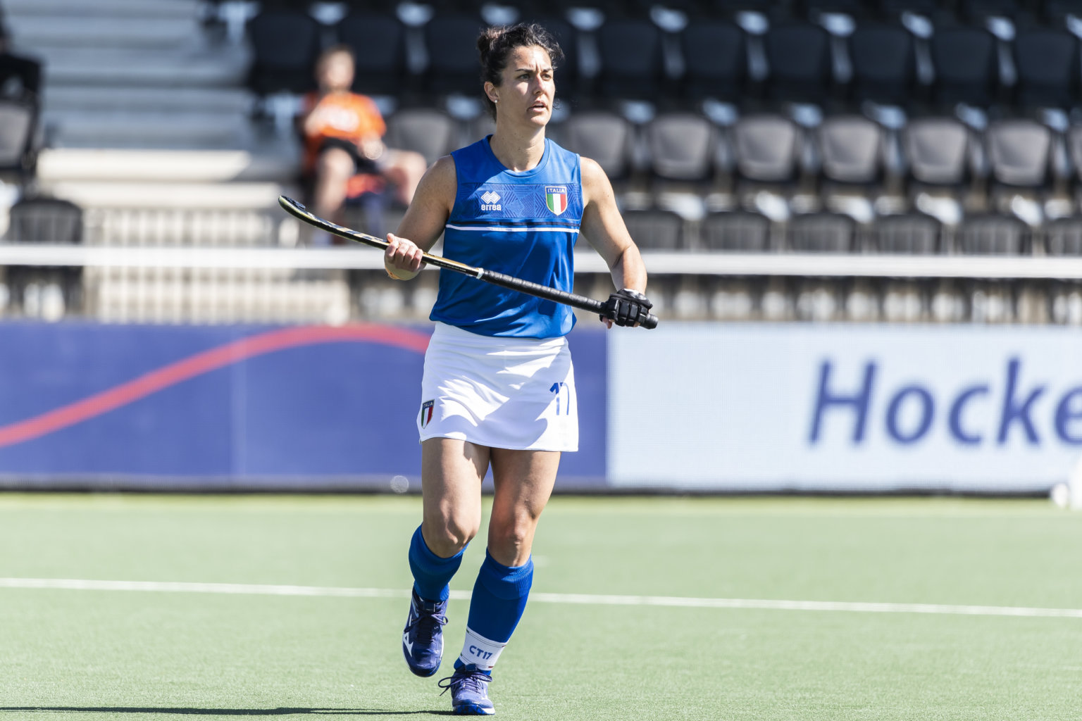 ‘Oma’ Chiara Tiddi neemt jonkies Italië onder haar vleugels