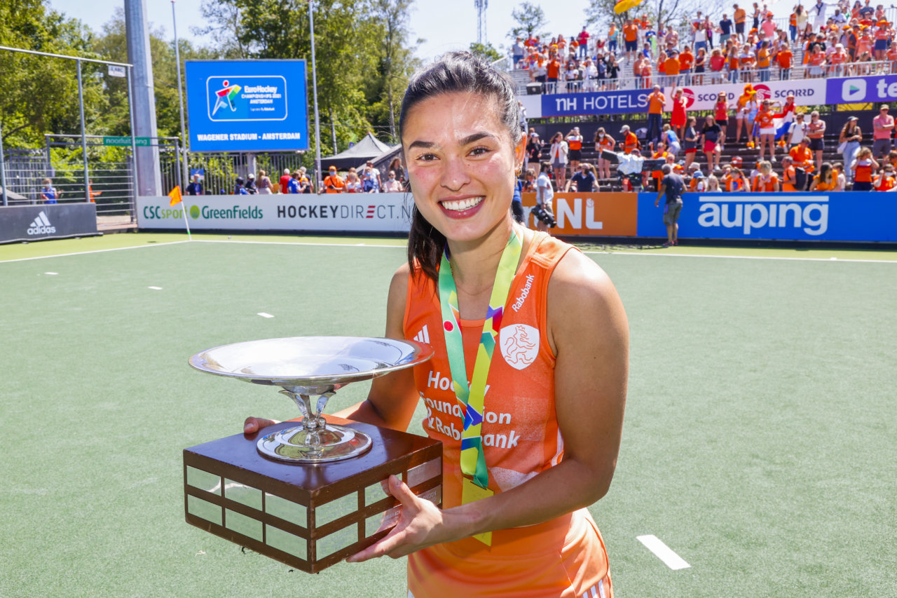 Stella van Gils over haar moeizame jaar na haar droomstart in Oranje
