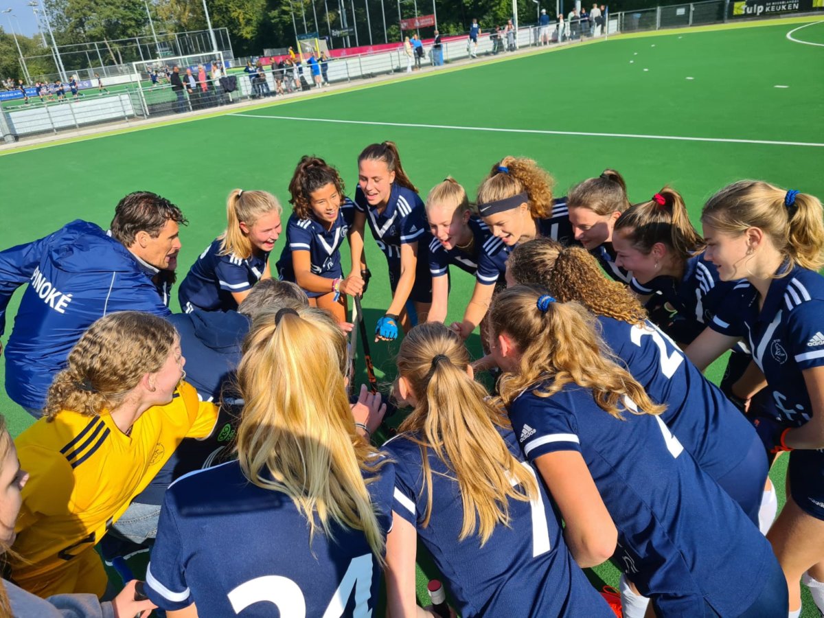Pinoké-MB1-Constant-Thoolen-02 - Hockey.nl