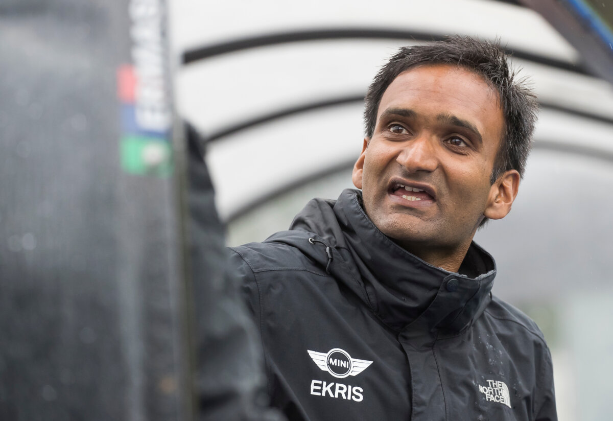 De uitdaging van Razwan Ahmed bij KZ: twaalf nieuwe speelsters