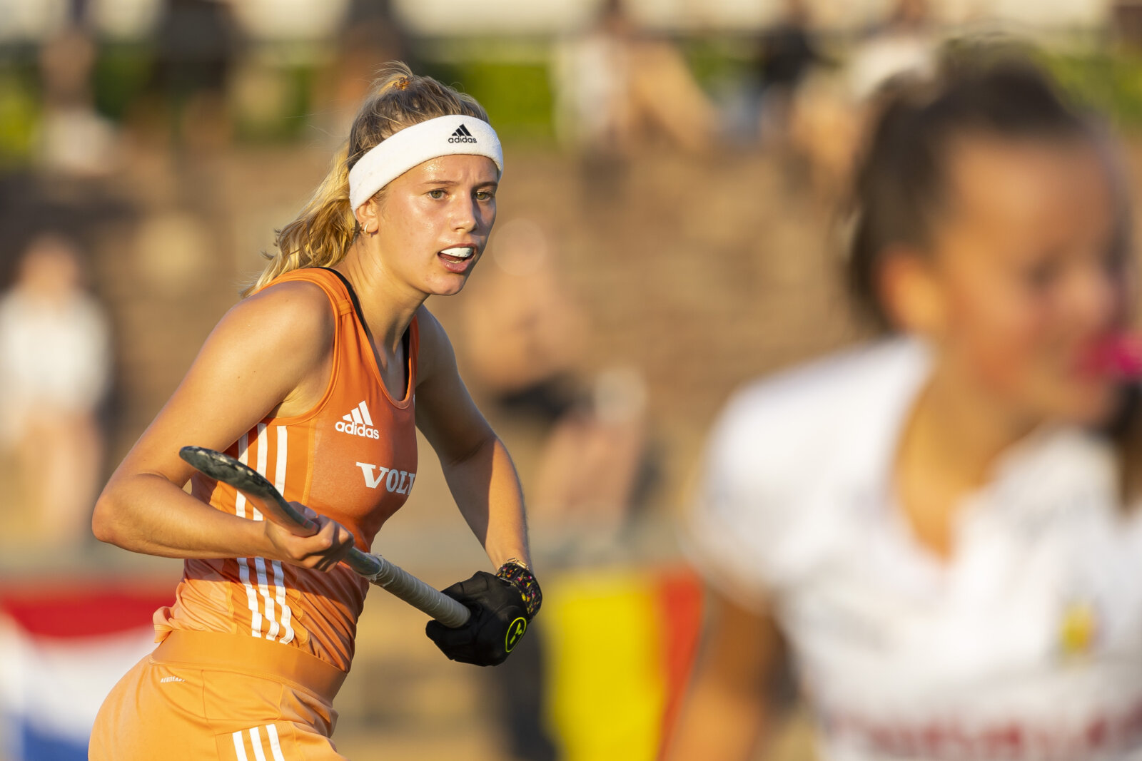 Guusje en Freeke Moes beiden in Oranje op drie kilometer afstand