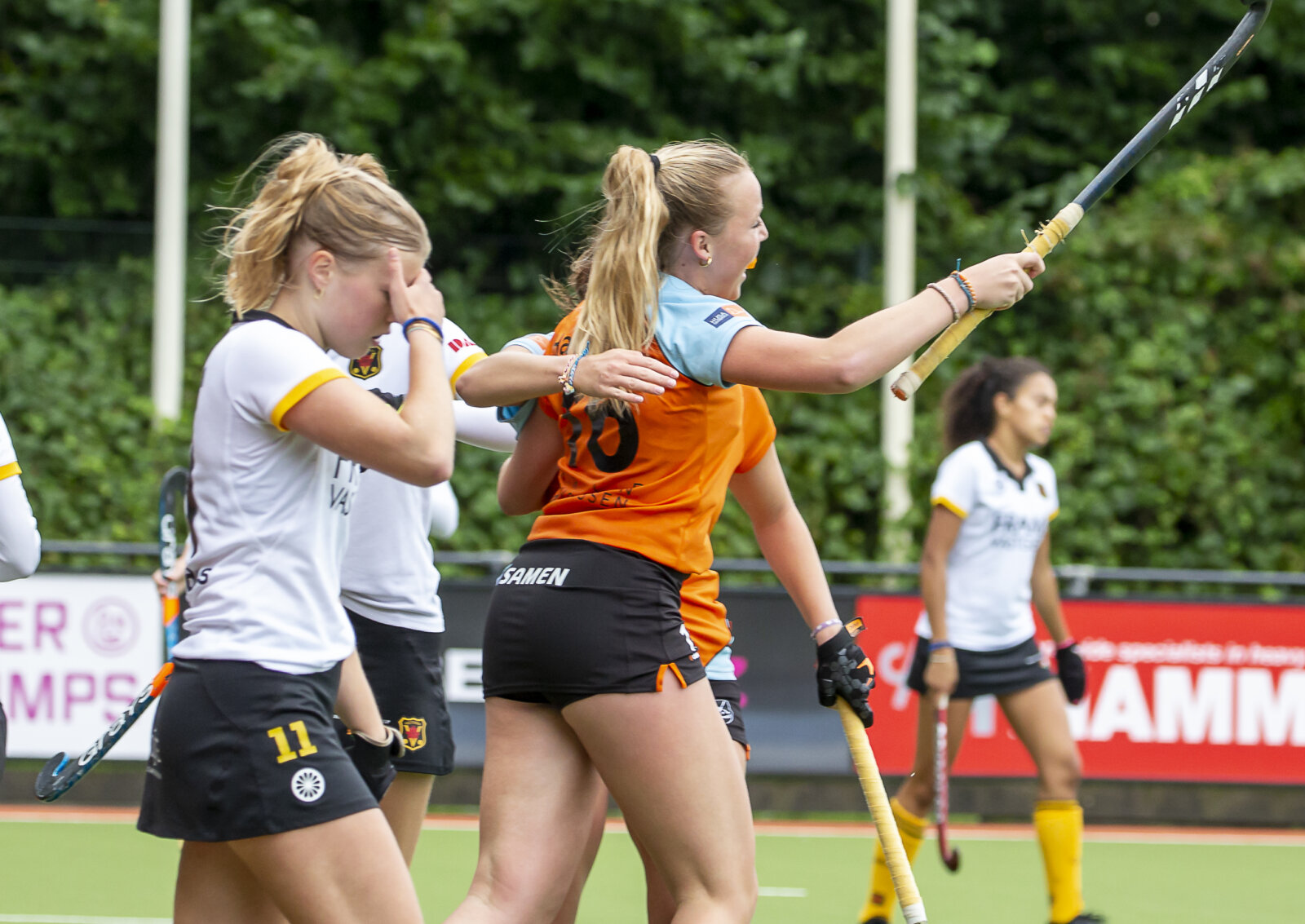 PK (D): razend effectief Oranje-Rood walst over Leonidas heen