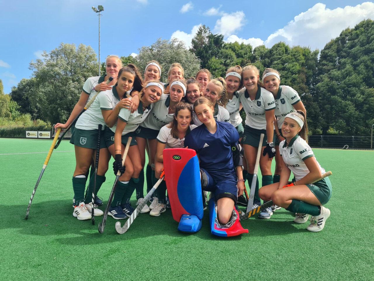 Hc Rotterdam MO16-1, na de 5-0 winst op Leonidas. - Hockey.nl