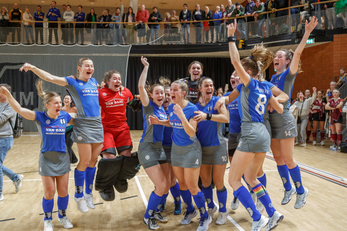 Ring Pass na knotsgekke middag nu wél de gelukkige