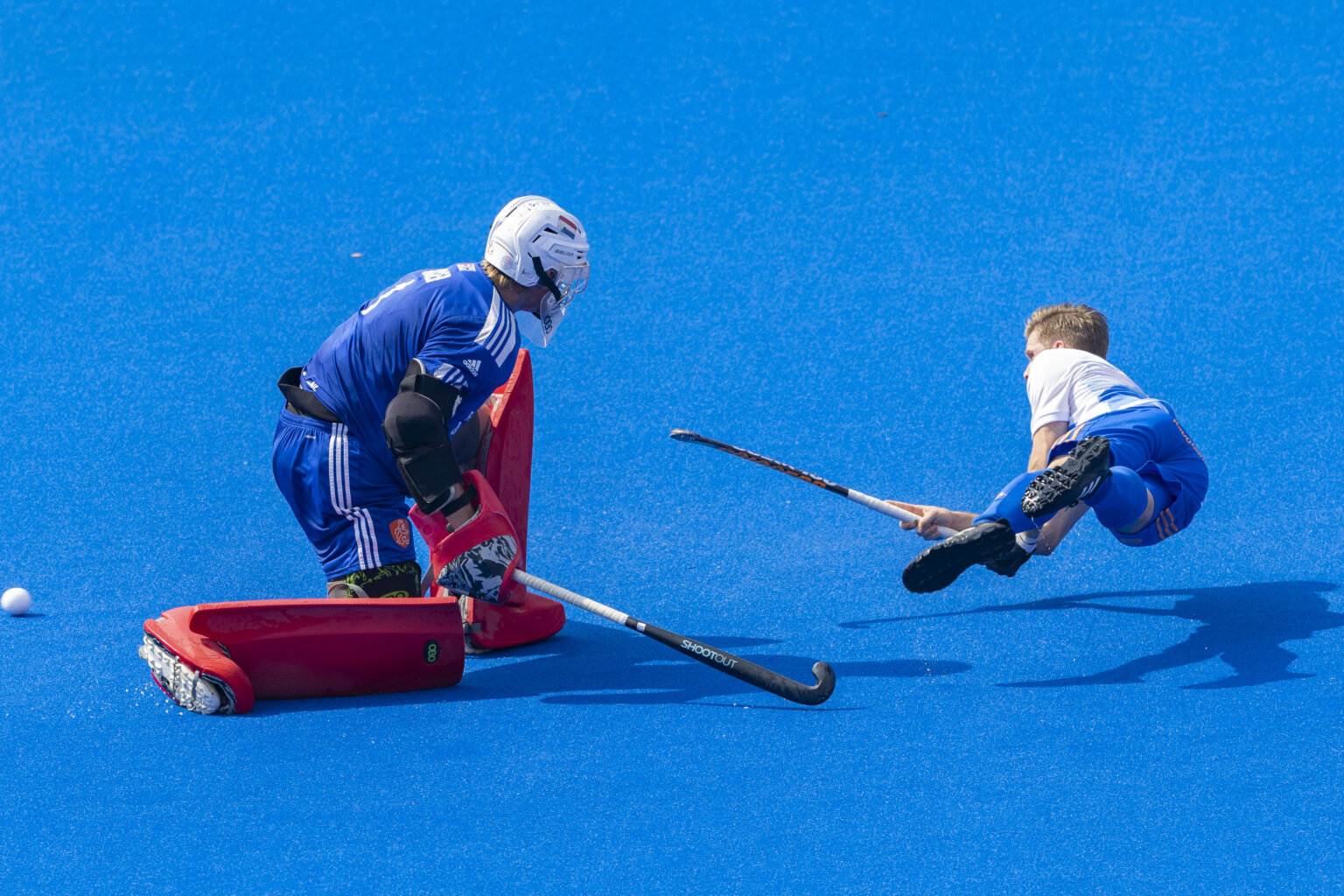 Groeten uit India: over de snor en het matje van Blake Govers