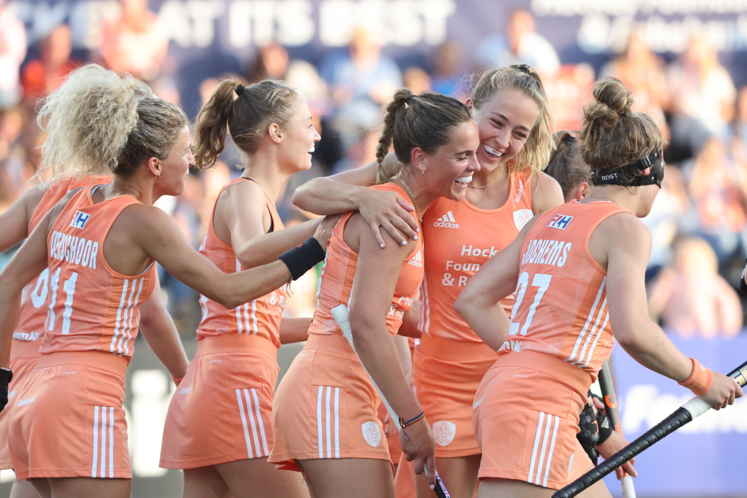 Lammers: ‘Sanders zou de bal er nog met haar voorhoofd inkoppen’