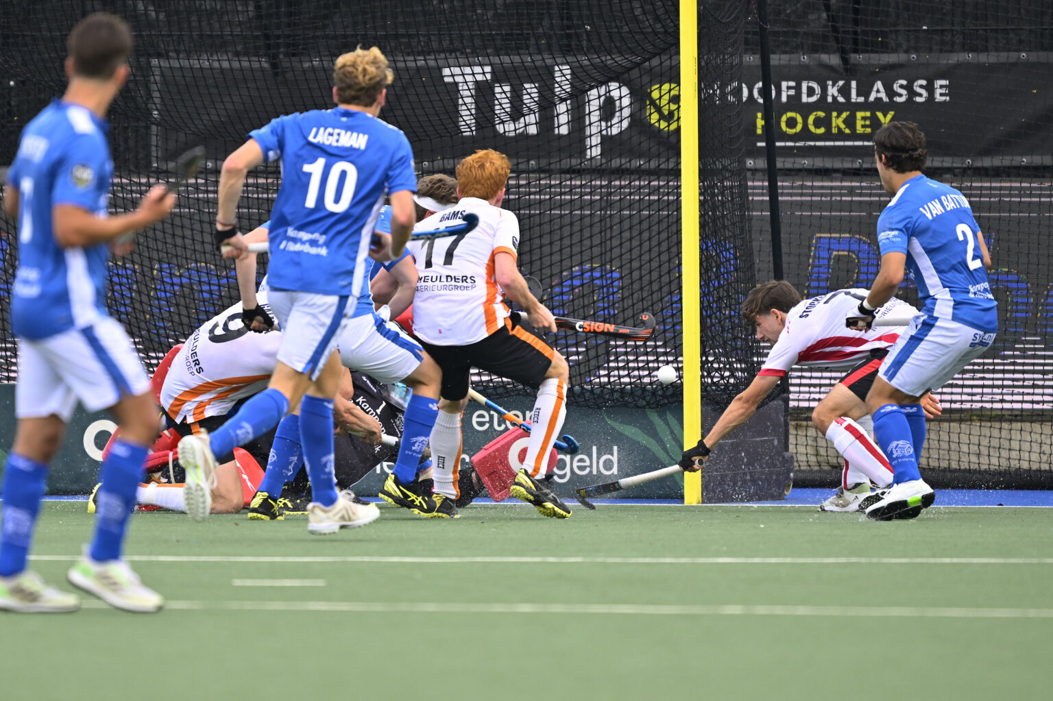 Kampong deelt eerste tikkie uit aan Oranje-Rood in halve finale