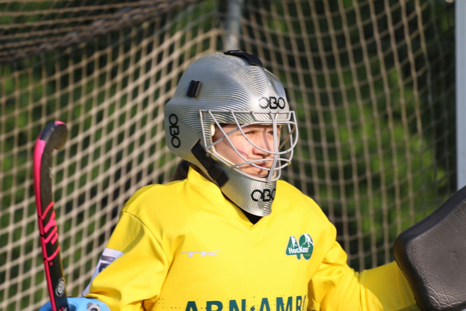 Keepster Isabel staat haar mannetje bij de boys van Hockeer
