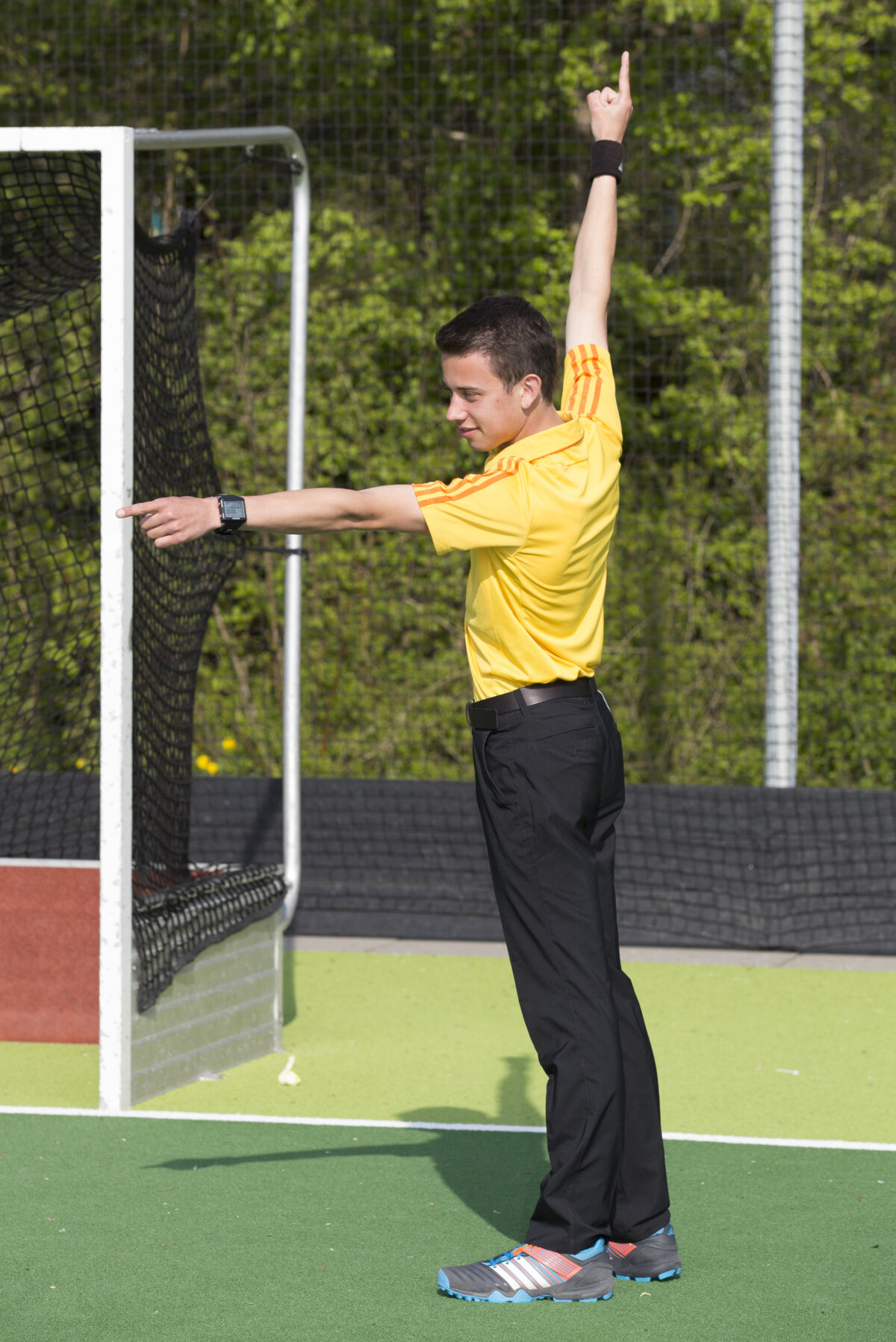 GEBAREN-ILLUSTRATIE-SCHEIDSRECHTER - Hockey.nl