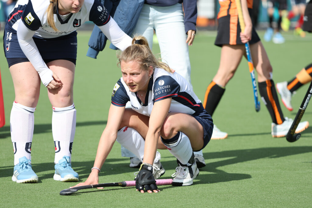 Oranje-Rood en Huizen delen de punten in ware kelderkraker