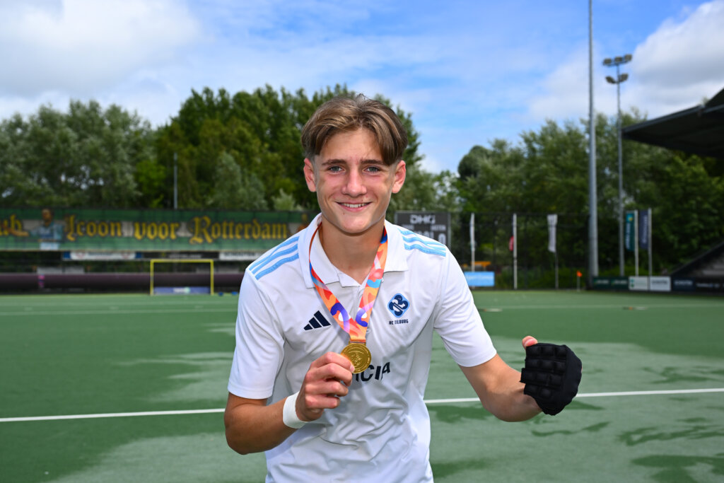 Tilburgse Ties (15) pakt goud na dubbele beenbreuk: ‘Echt heel ziek'