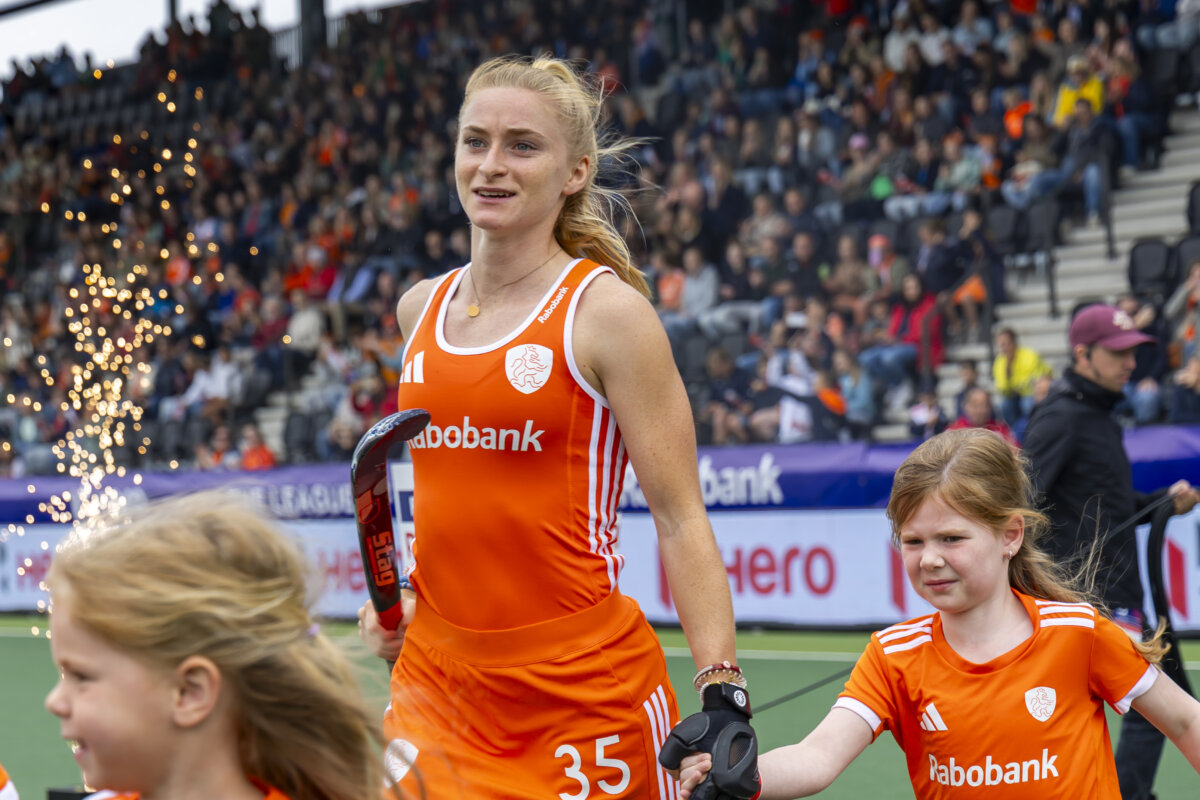 Van der Laan over tweede Oranjedebuut: ‘Nu heb ik het verdiend’